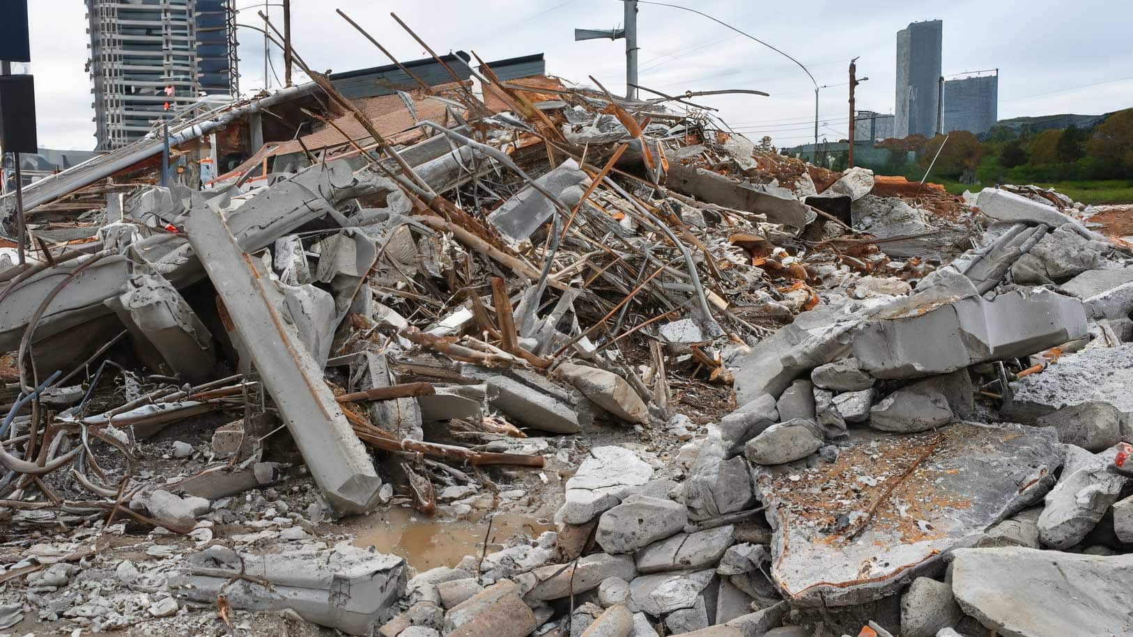 Transform Demolition Waste Into Aggregates | Foreman Equipment